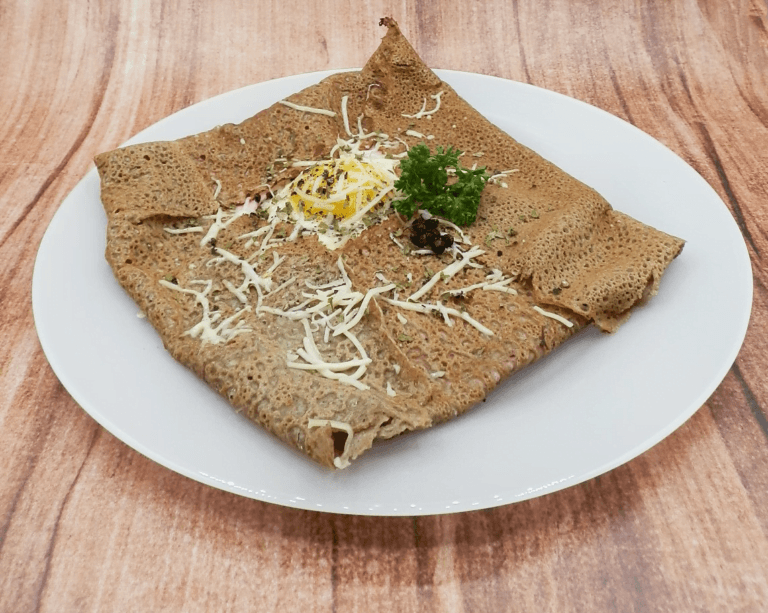 Galettes bretonnes - Recette authentique - Pâte à crêpe réussie